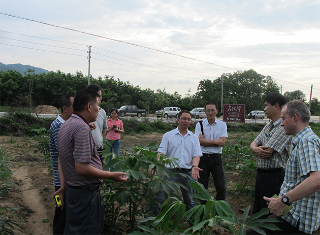 考察 白沙 综合 试验 站 机械 化 生产 基地
